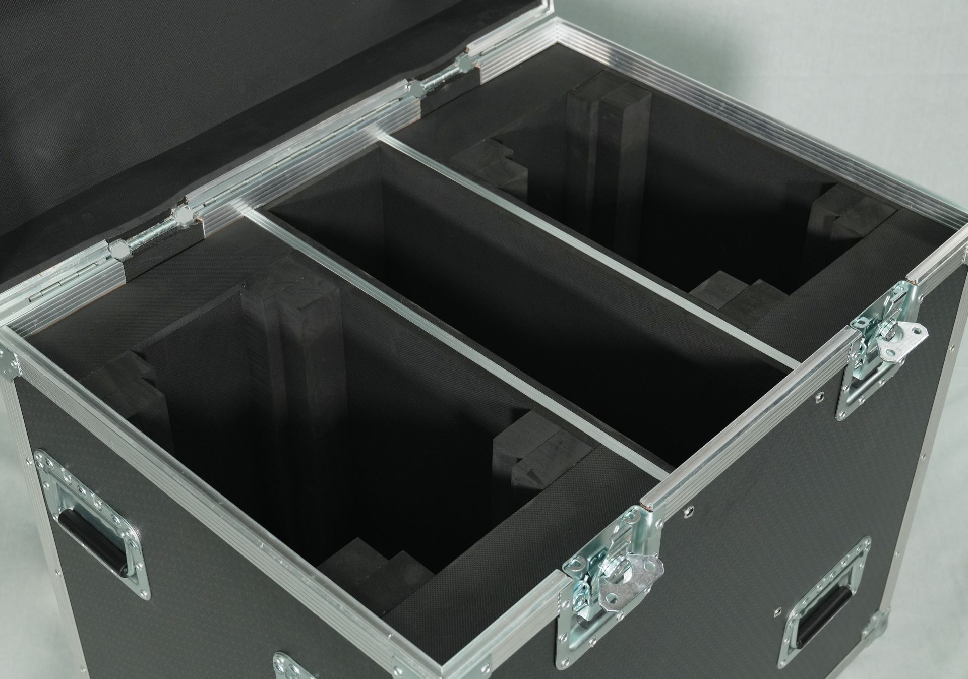 ShowCase - 2 x Maverick Force S Flightcase – Buy Online | ShowCas